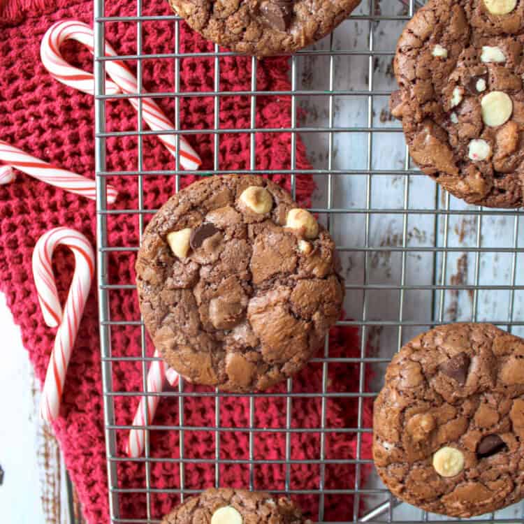 Thin and Crispy Chocolate Chip Cookies | Crisp and Crumble