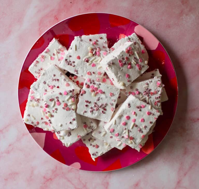 Valentine's Day Marshmallows | Crisp and Crumble